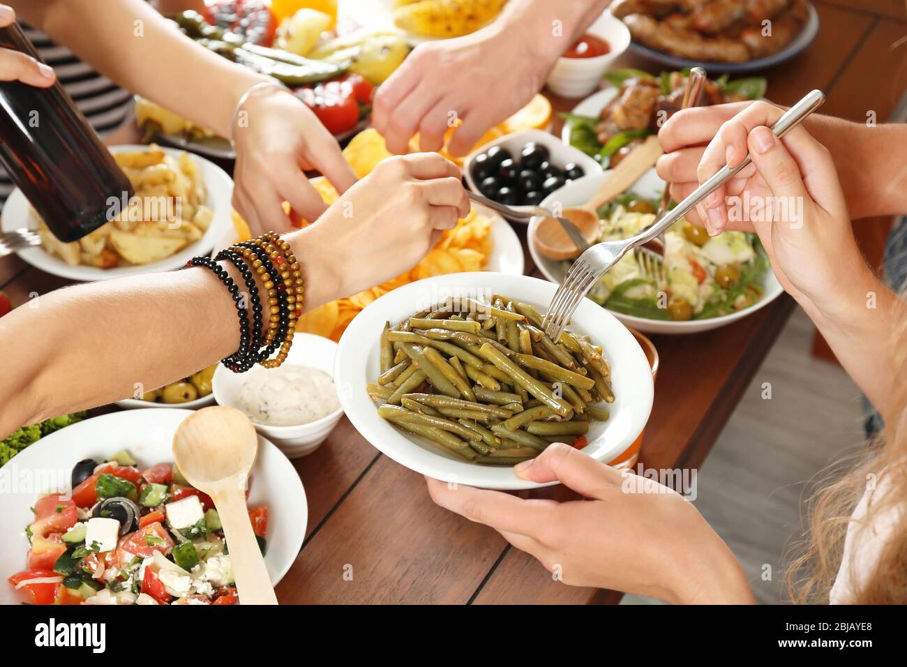 Eat drink chill restaurant hi-res stock photography and images - Alamy