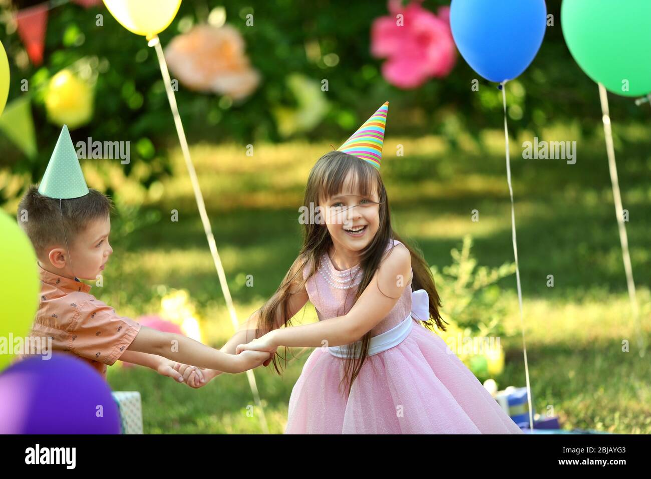 Children celebrating birthday hi-res stock photography and images - Alamy