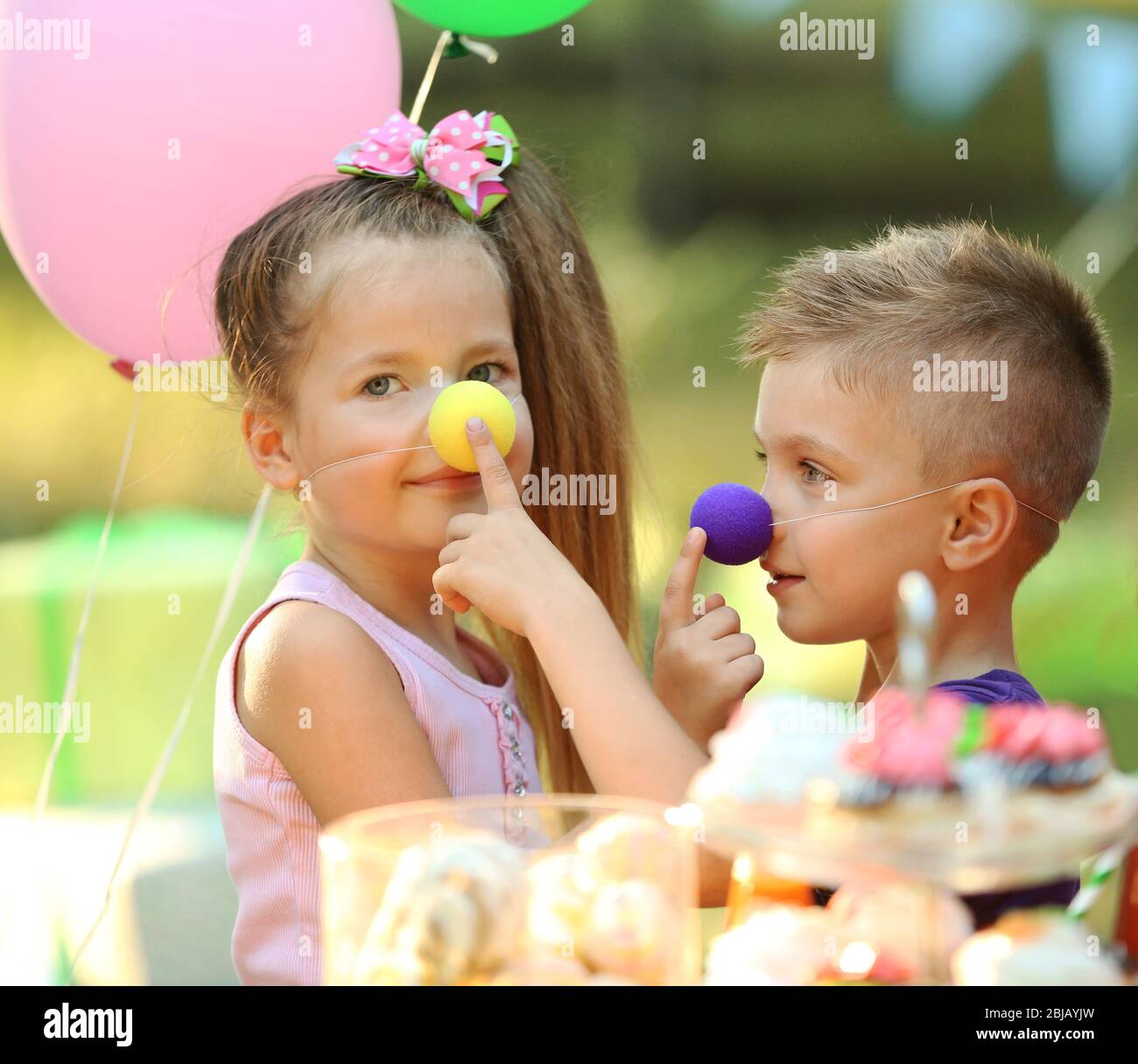 Kids celebrating nature hi-res stock photography and images - Alamy