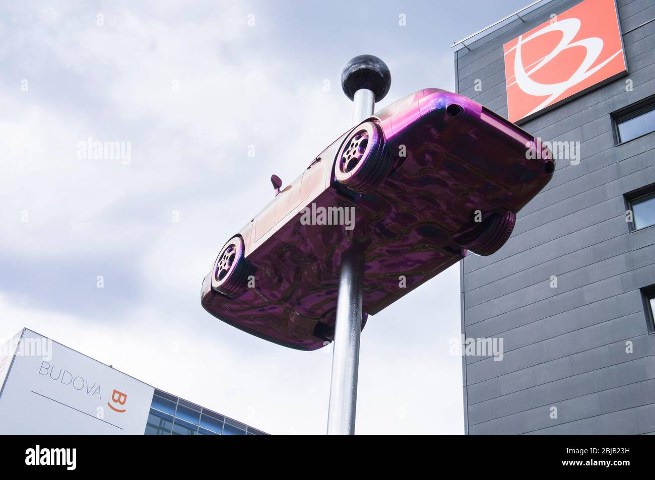 Car statue hi-res stock photography and images - Alamy