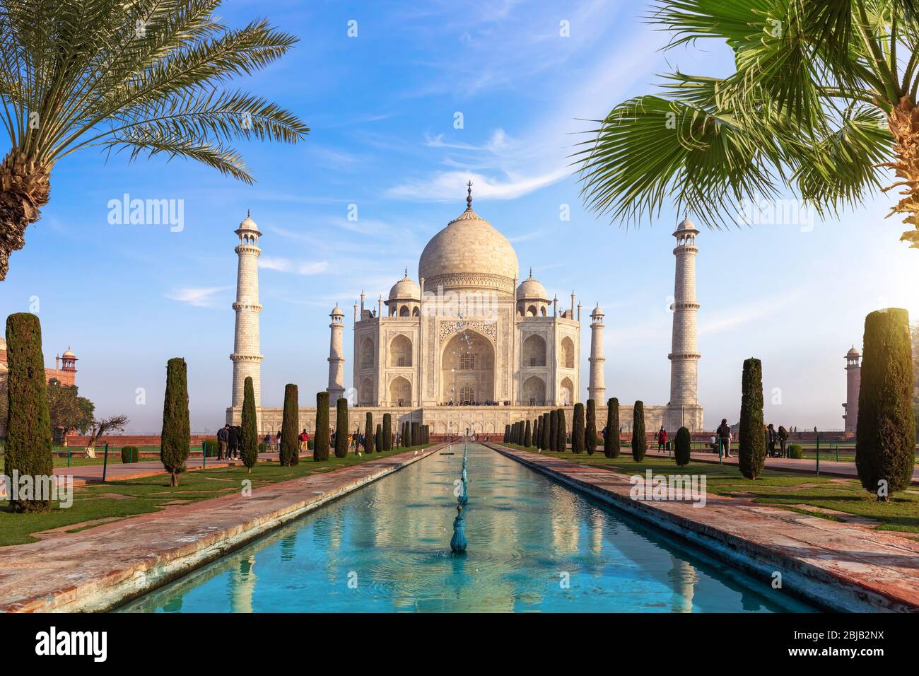 Famous Taj Mahal of India, main view, Agra Stock Photo - Alamy