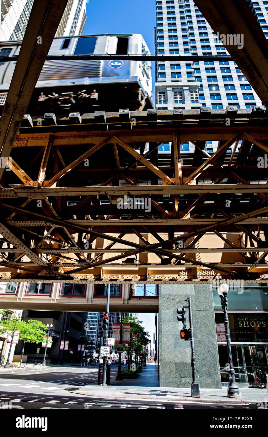 The Chicago train tracks in The Loop downtown area Stock Photo - Alamy