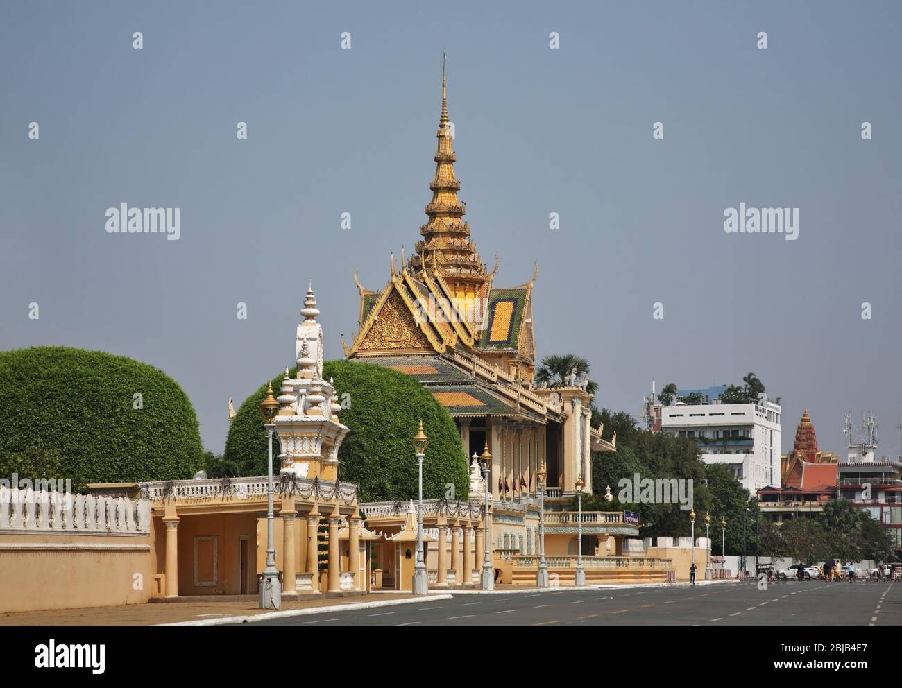 Royal palace phnom penh victory gate hi-res stock photography and ...