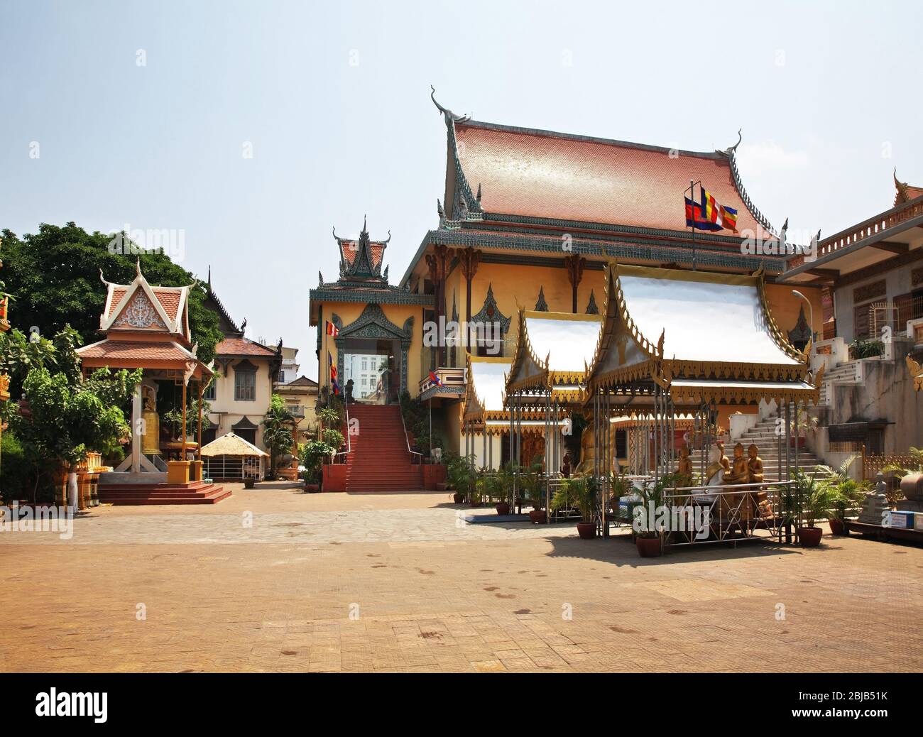 Wat Ounalom (Unnalom) temple in Phnom Penh. Cambodia Stock Photo - Alamy