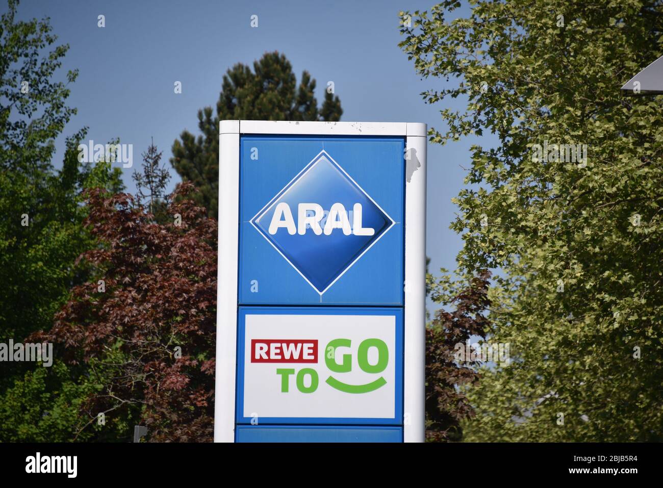 Bonn, Germany. 26th Apr, 2020. Logo, lettering on Aral petrol station ...