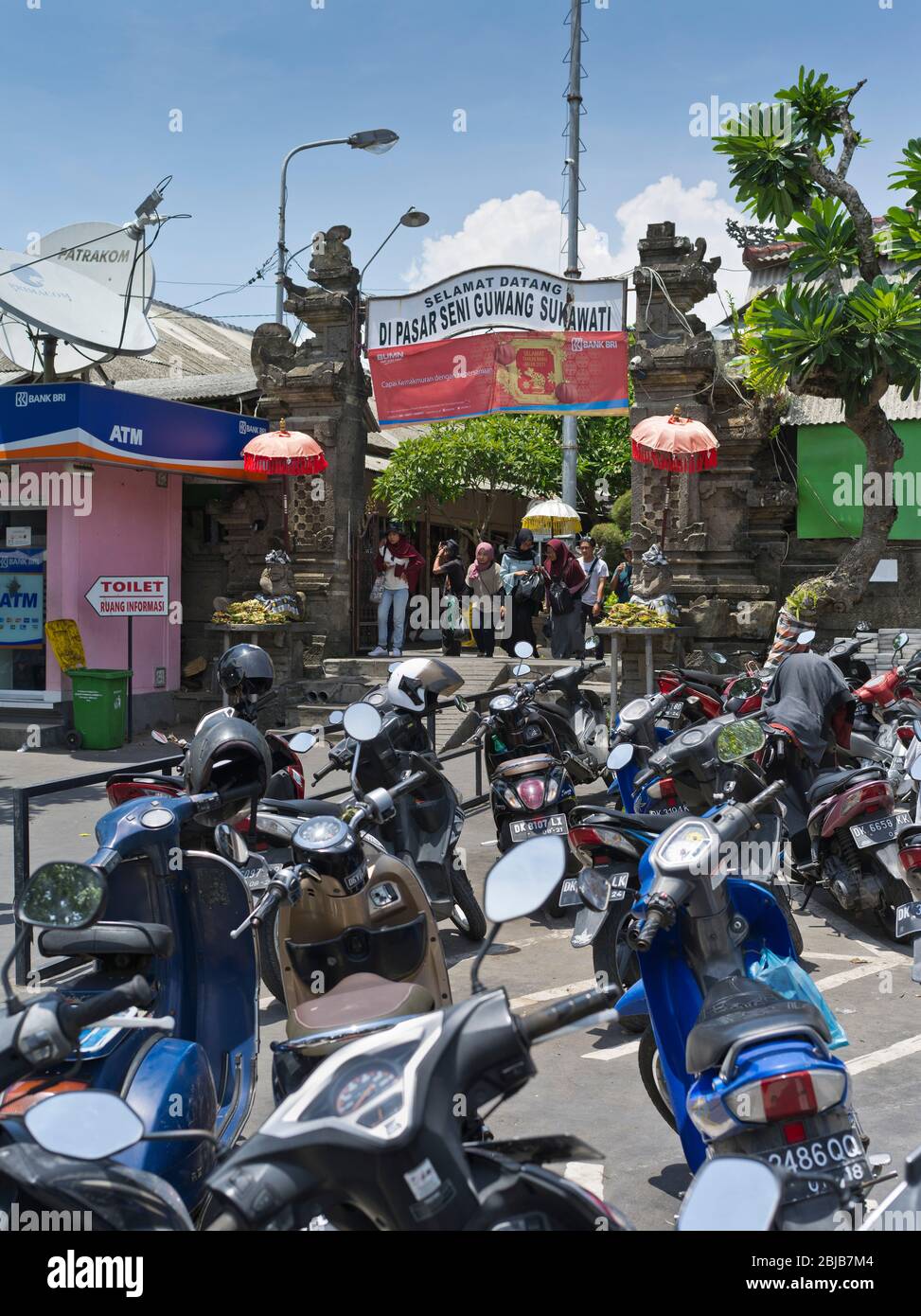 dh Balinese market carpark BALI INDONESIA Motorbike scooters parked in ...