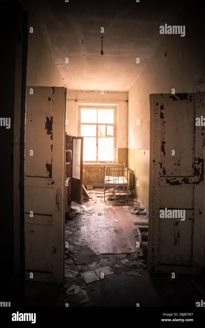 Shabby house hi-res stock photography and images - Alamy