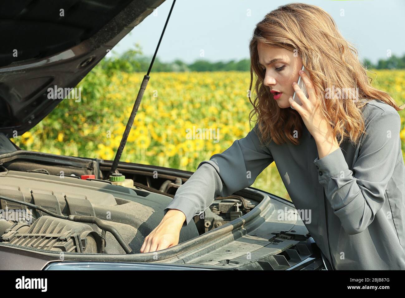 Confused female driver hi-res stock photography and images - Alamy