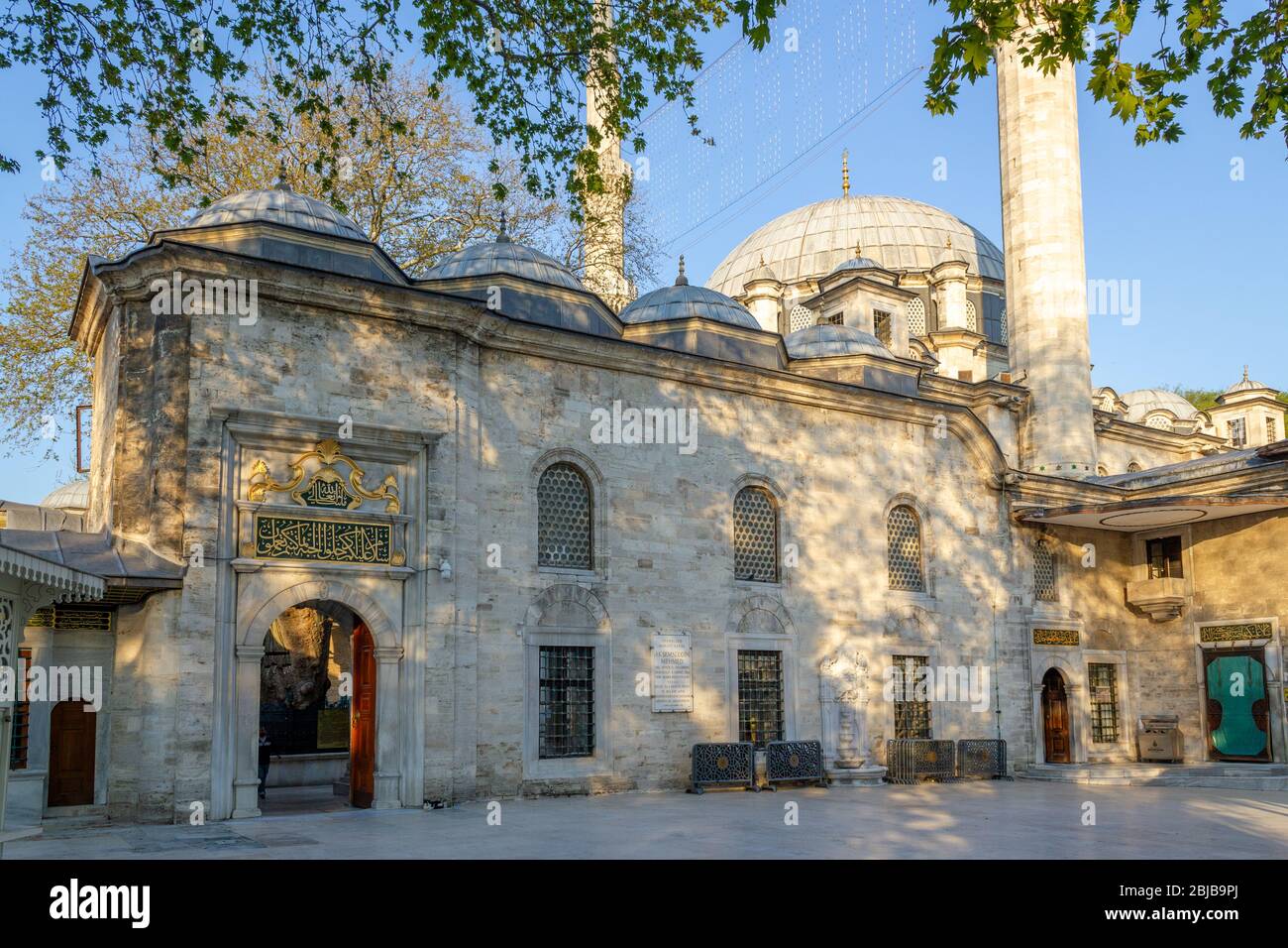 Eyup sultan square hi-res stock photography and images - Alamy