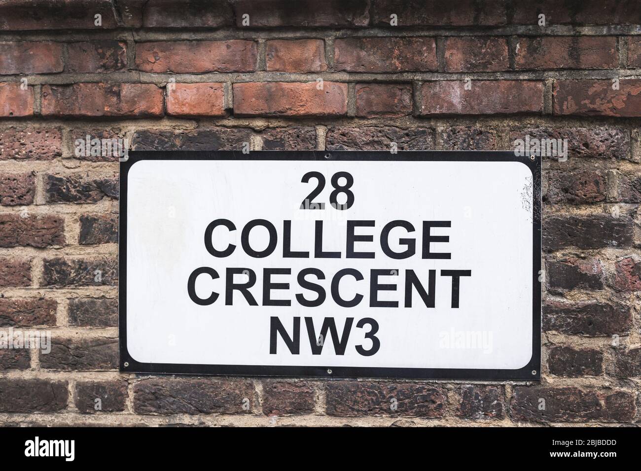 Crescent road name hi-res stock photography and images - Alamy