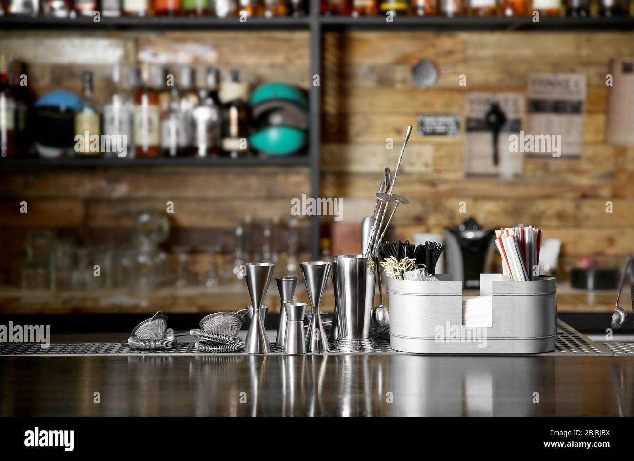 Bar counter in modern cafe Stock Photo - Alamy