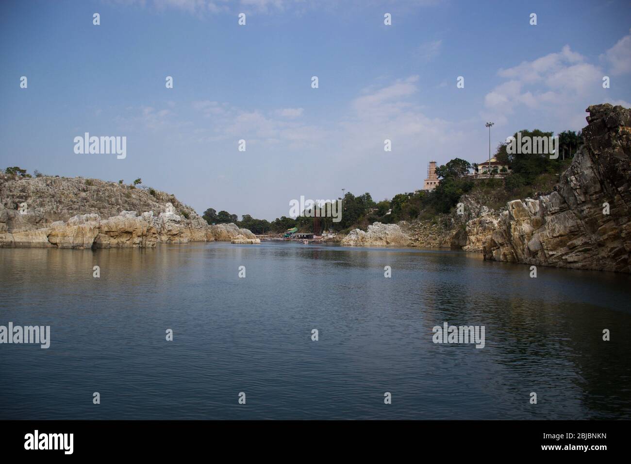 Mountains and river narmada river hi-res stock photography and images ...