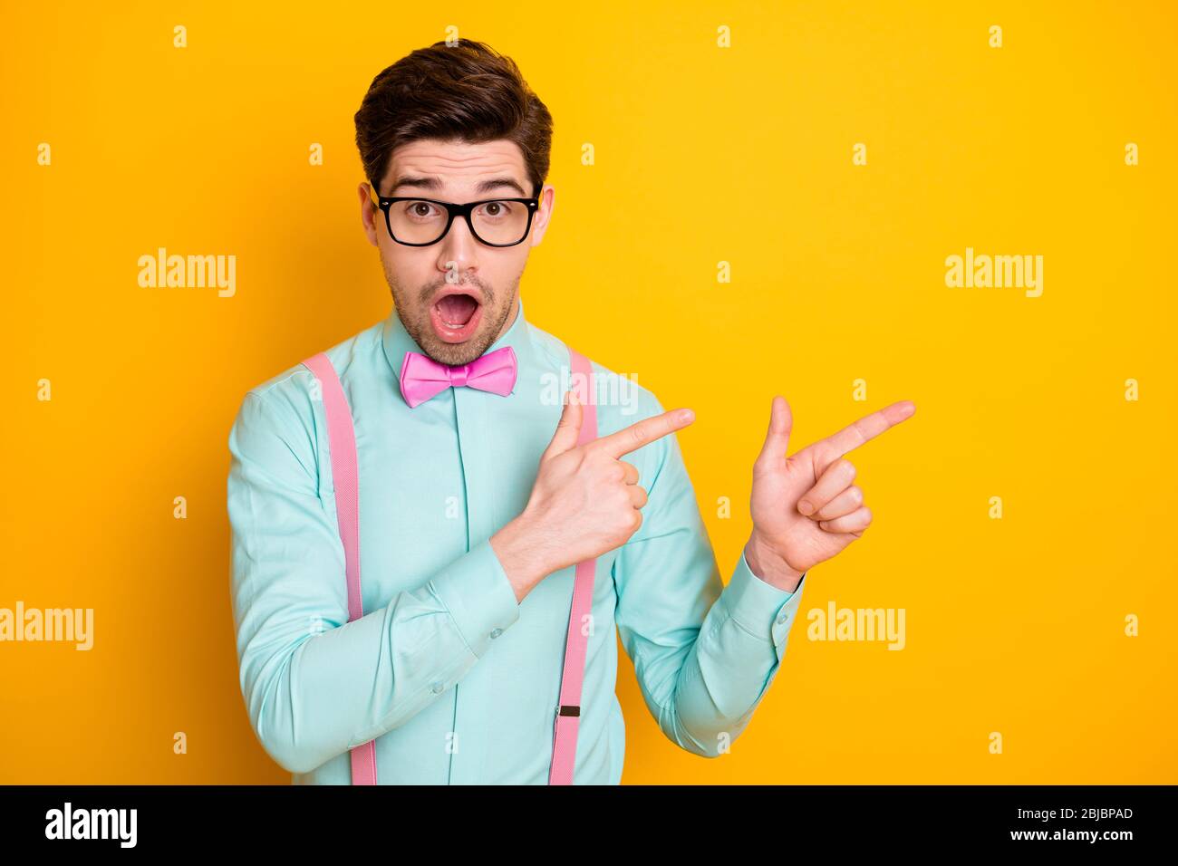 Omg look covid-19 novelty subscribe. Astonished guy indicate incredible ...