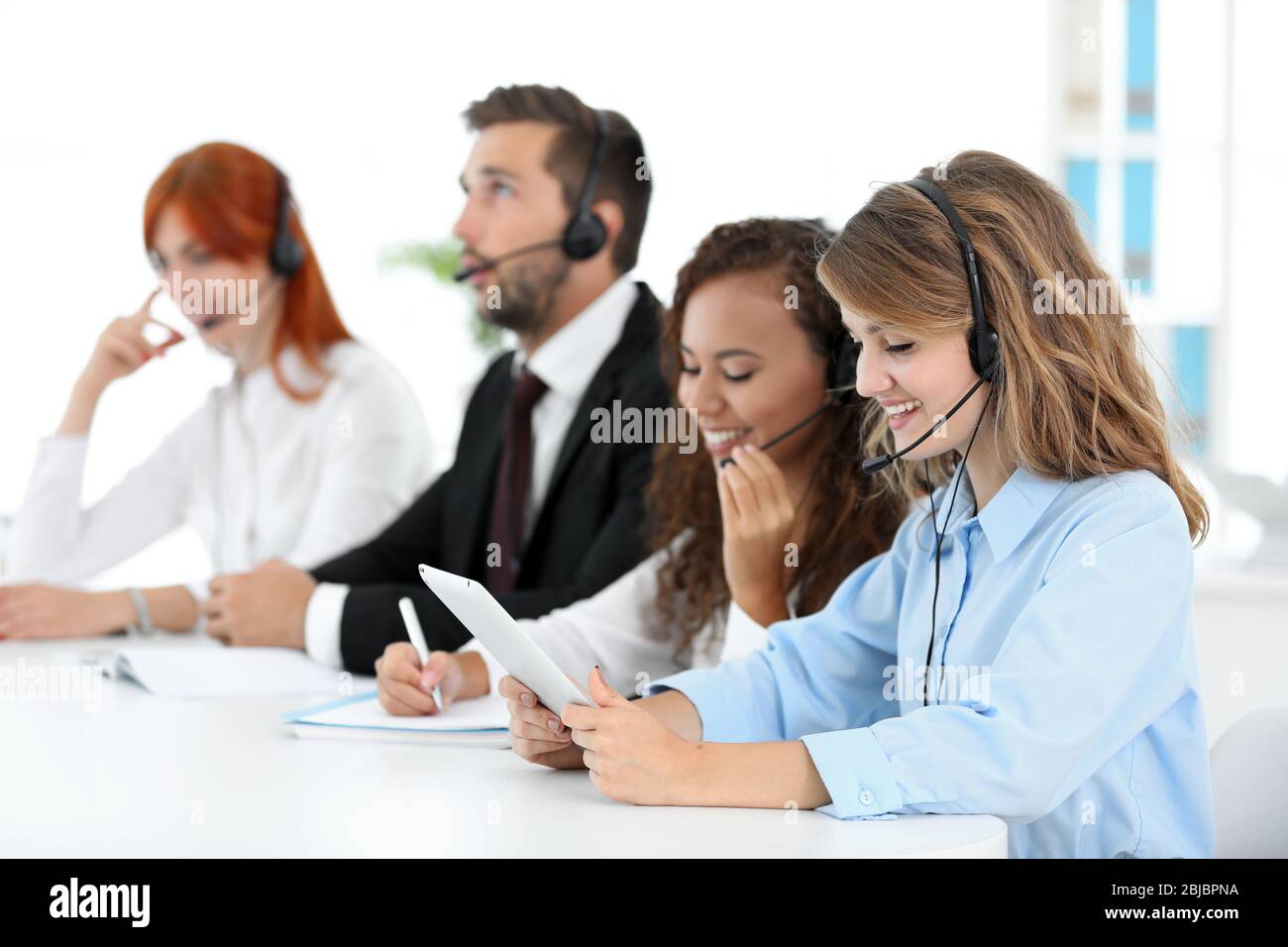 Telemarketing teamwork people in hi-res stock photography and images ...