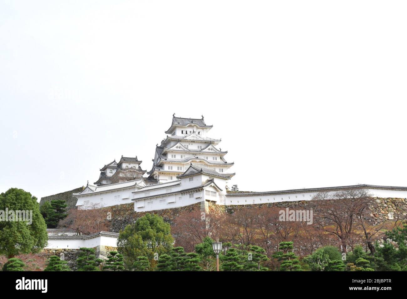 Himeji-jo castle, one of the few original castles, built in 1580 ...
