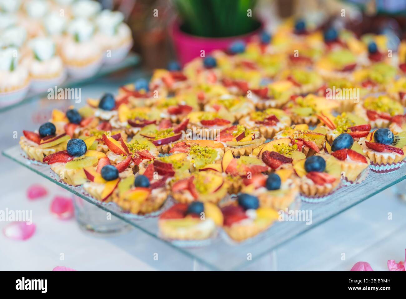Catering cake hi-res stock photography and images - Alamy