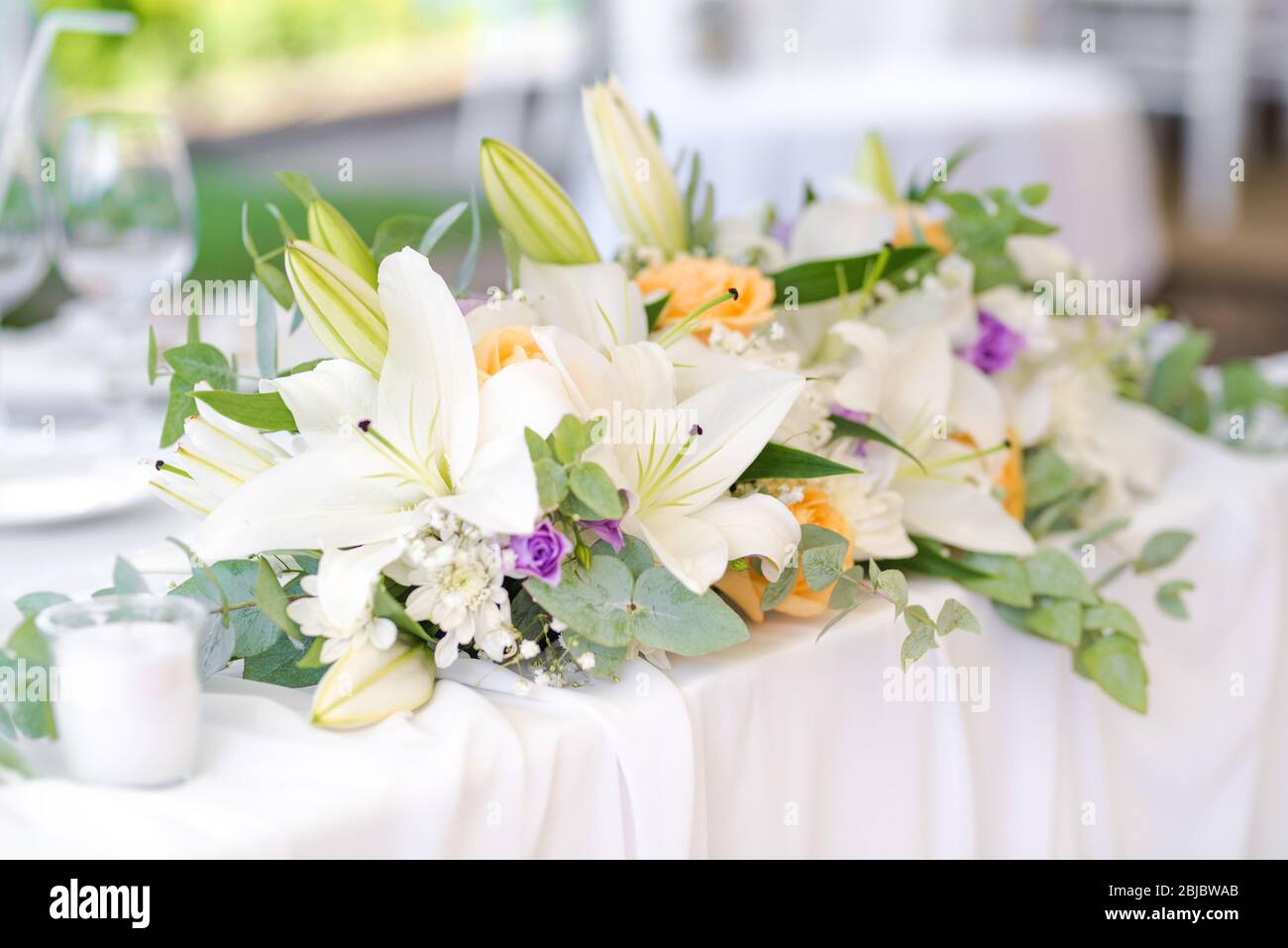 Beautiful fresh flowers table decoration in a restaurant for a special ...