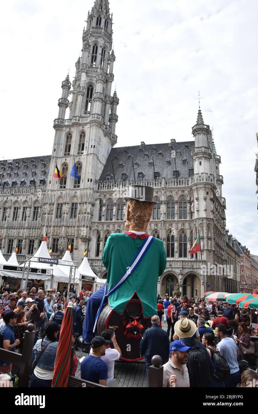 The giant mannequin hi-res stock photography and images - Alamy