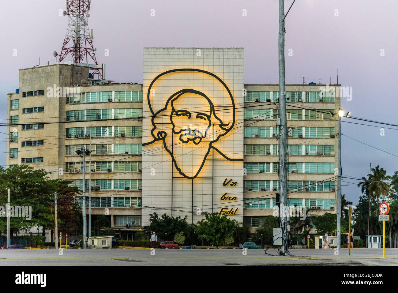Steel artwork outline of revolutionary Fidel Castro's face aside the ...