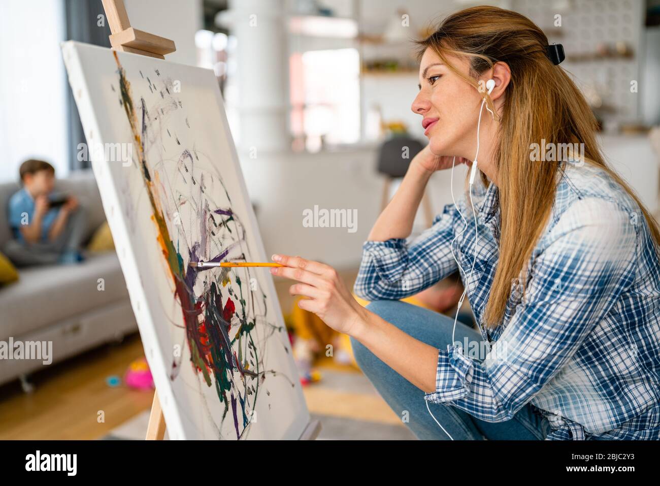 Woman artwork home hi-res stock photography and images - Alamy