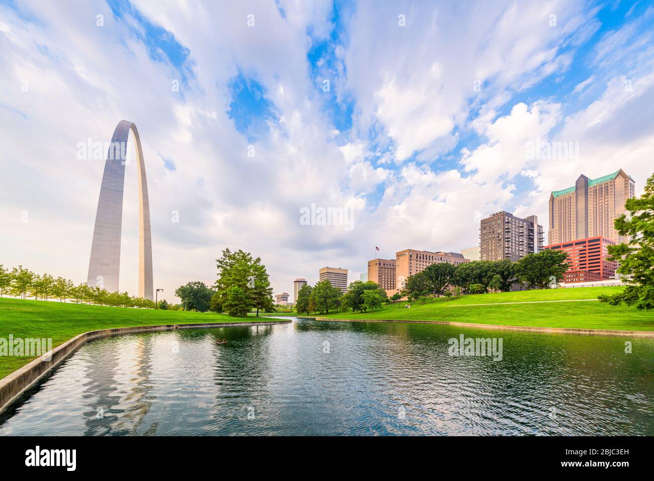 St. Louis, Missouri, USA park view in the morning Stock Photo - Alamy