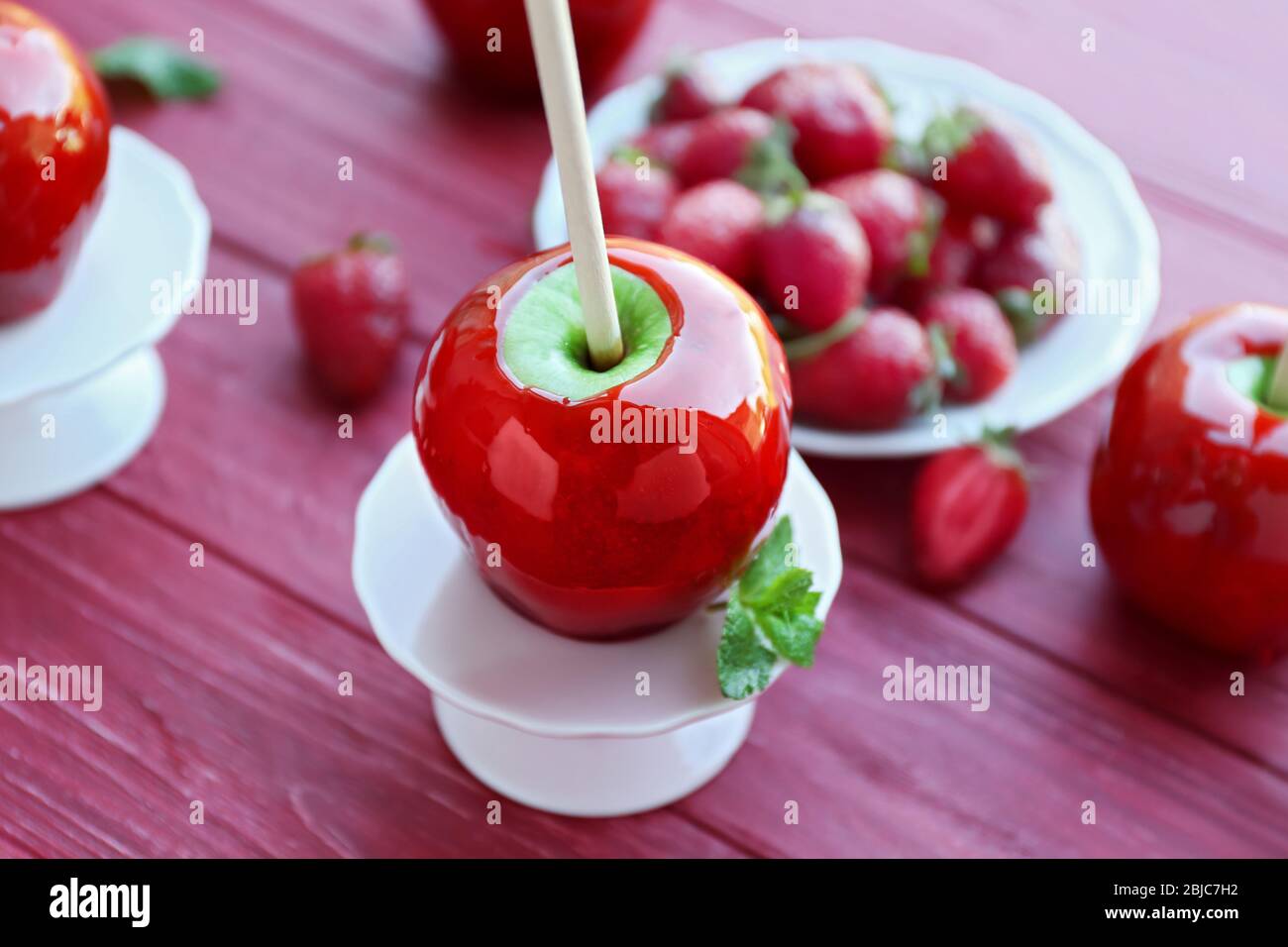 Apple candy fair food snack carnival hi-res stock photography and ...