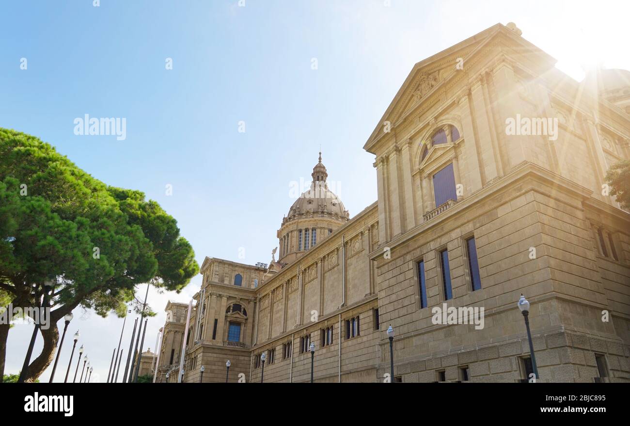 Urban building with classical features Stock Photo - Alamy