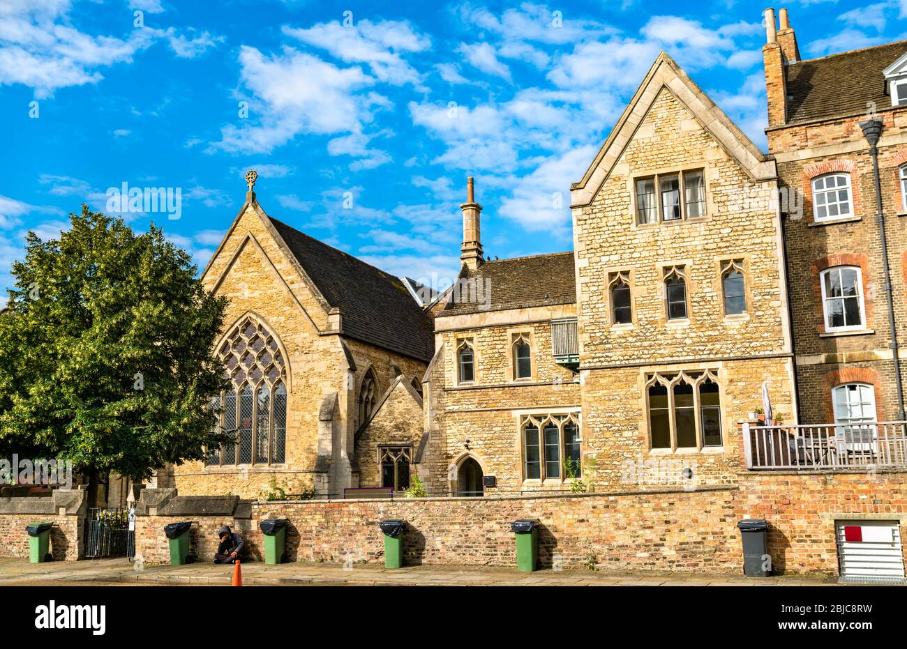 Old english houses brick yellow hi-res stock photography and images - Alamy