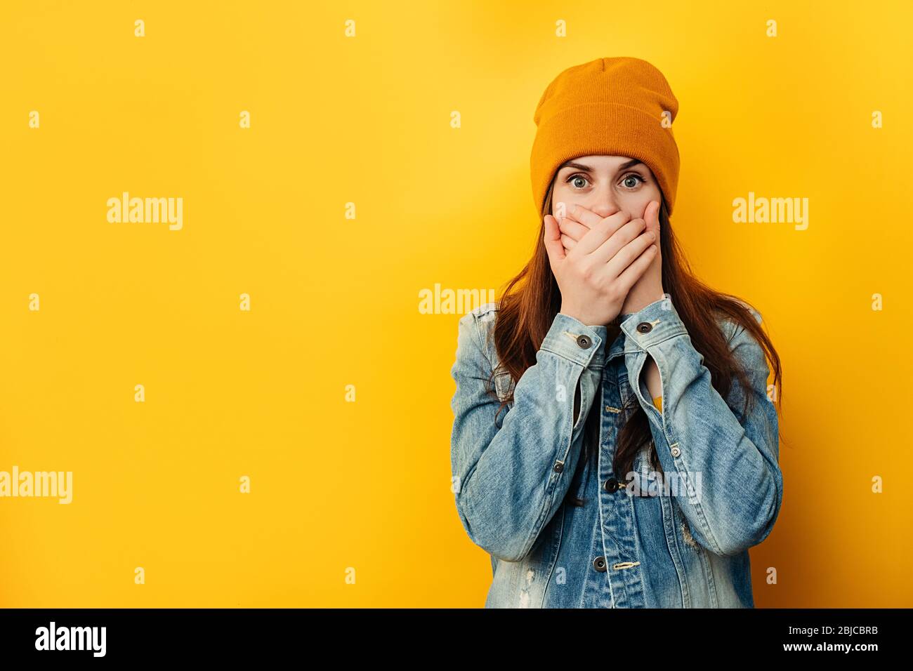 People looks startled hi-res stock photography and images - Alamy
