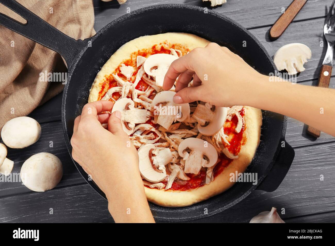 Preparing making pizza slices hi-res stock photography and images - Alamy