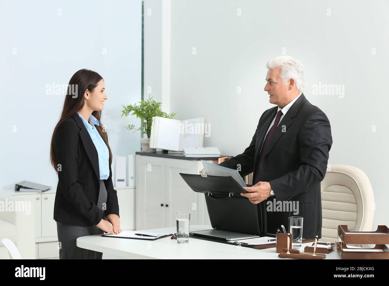 Young woman notary office hi-res stock photography and images - Alamy