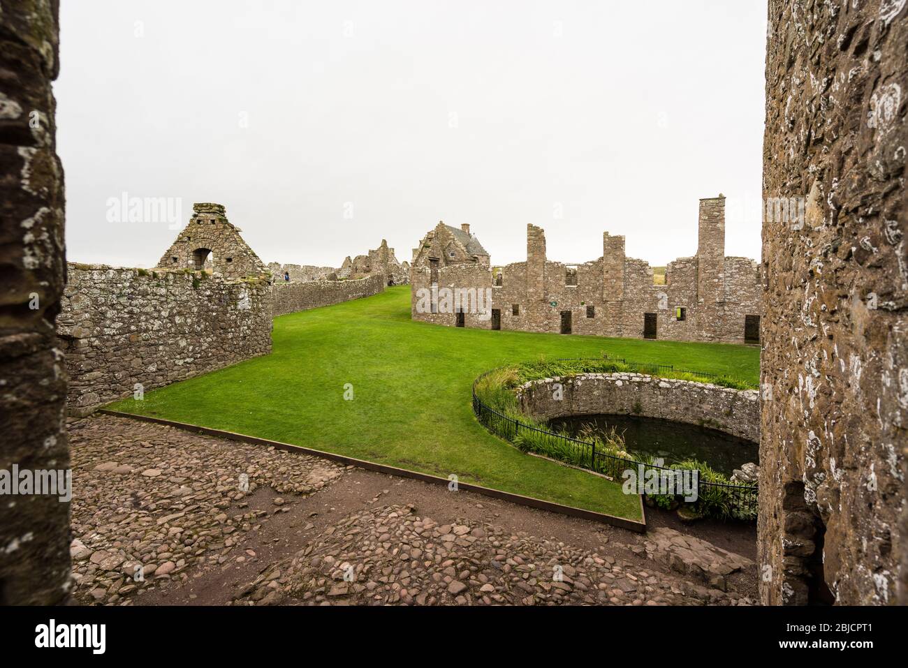 courtyard at Dunnottar Castle in Stonehaven, Scotland Stock Photo - Alamy