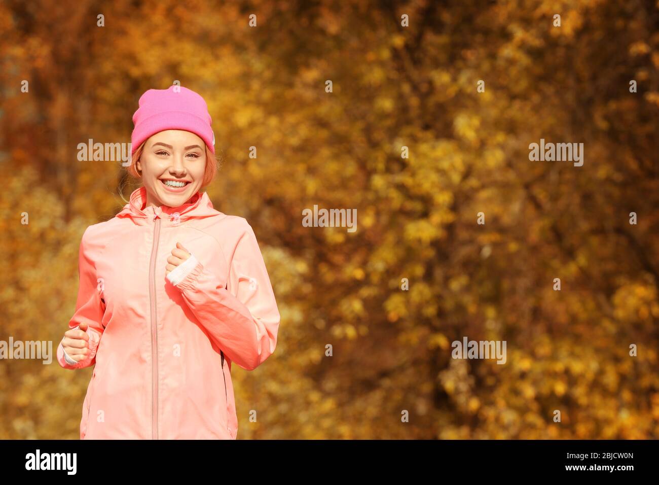Fit pretty girl running hi-res stock photography and images - Alamy