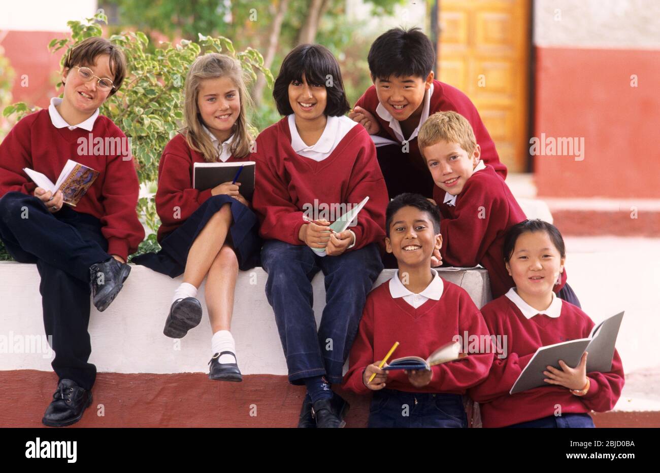 5th grade students working together hi-res stock photography and images ...