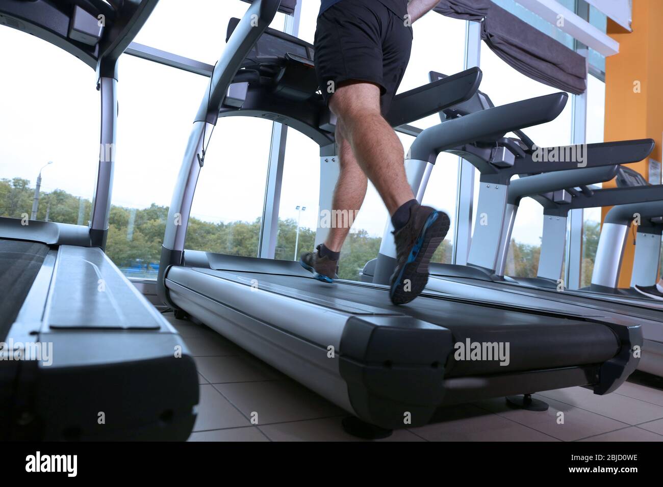 Man running on treadmill in hi-res stock photography and images - Alamy