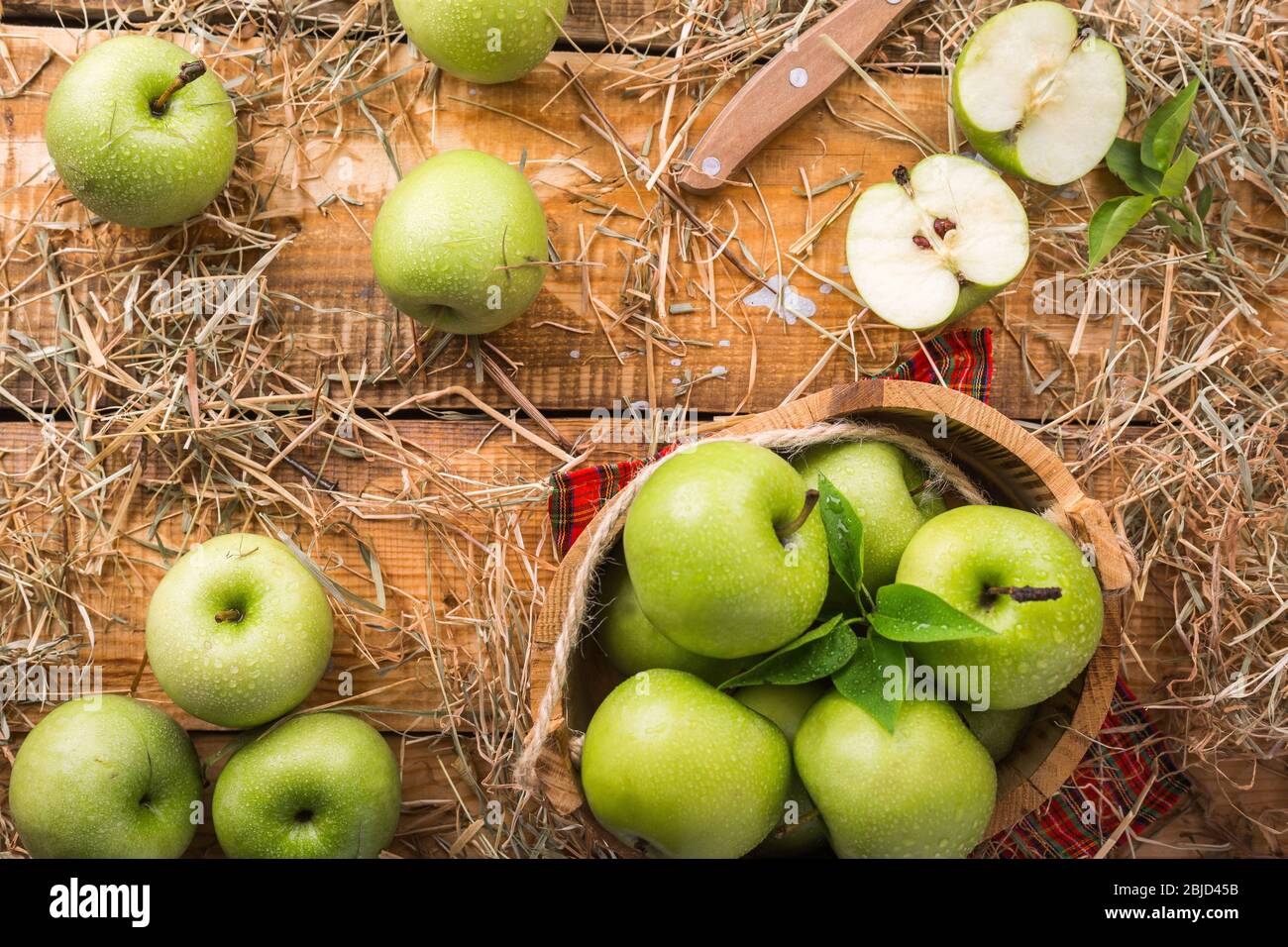 Full apple hi-res stock photography and images - Alamy