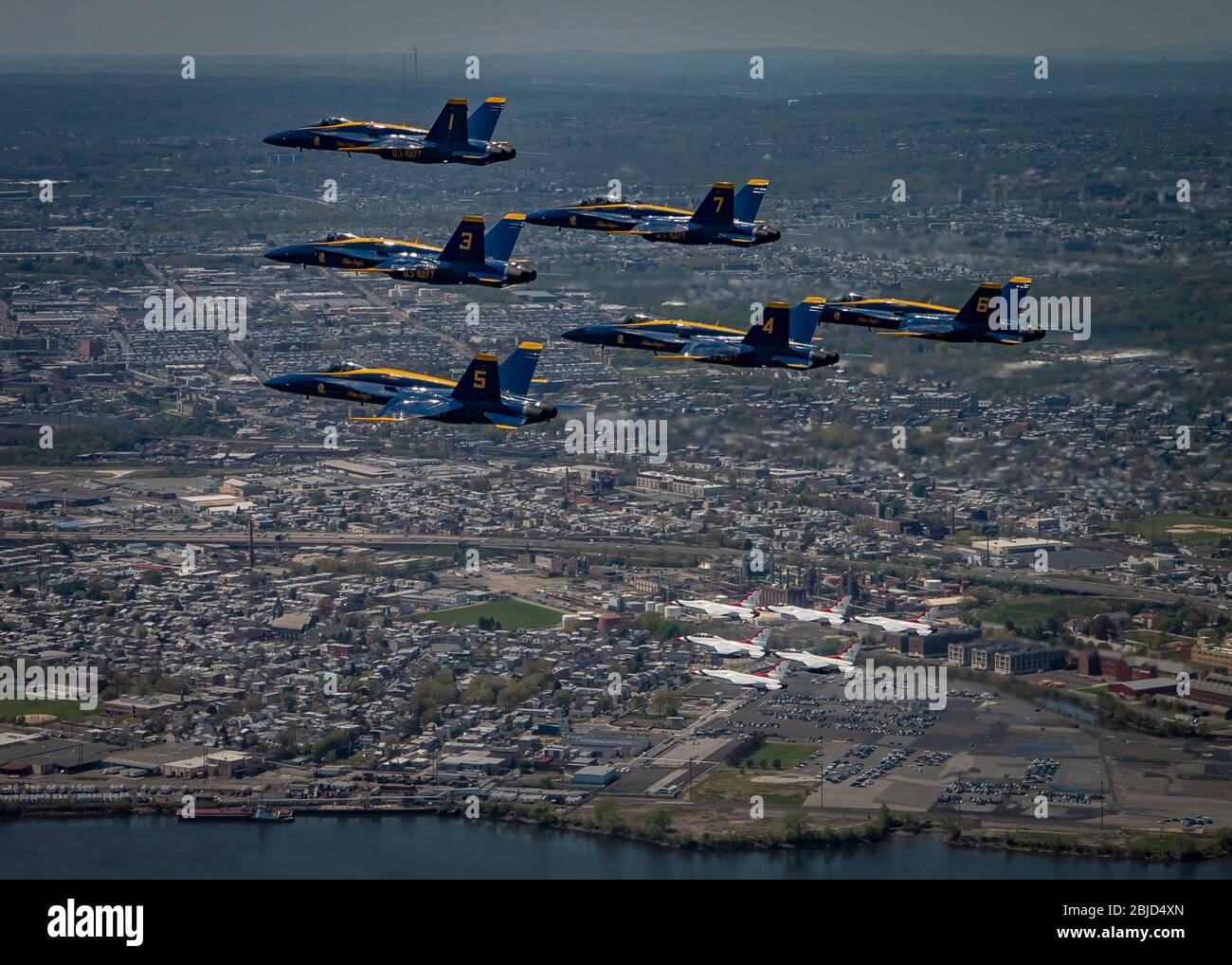 Philadelphia skyline aerial hi-res stock photography and images - Alamy