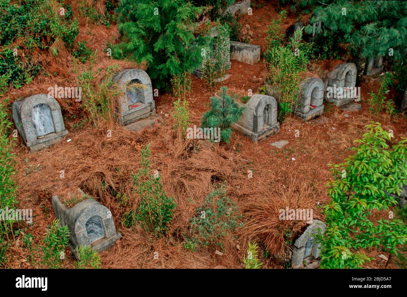 Tombs on cangshan mountain hi-res stock photography and images - Alamy