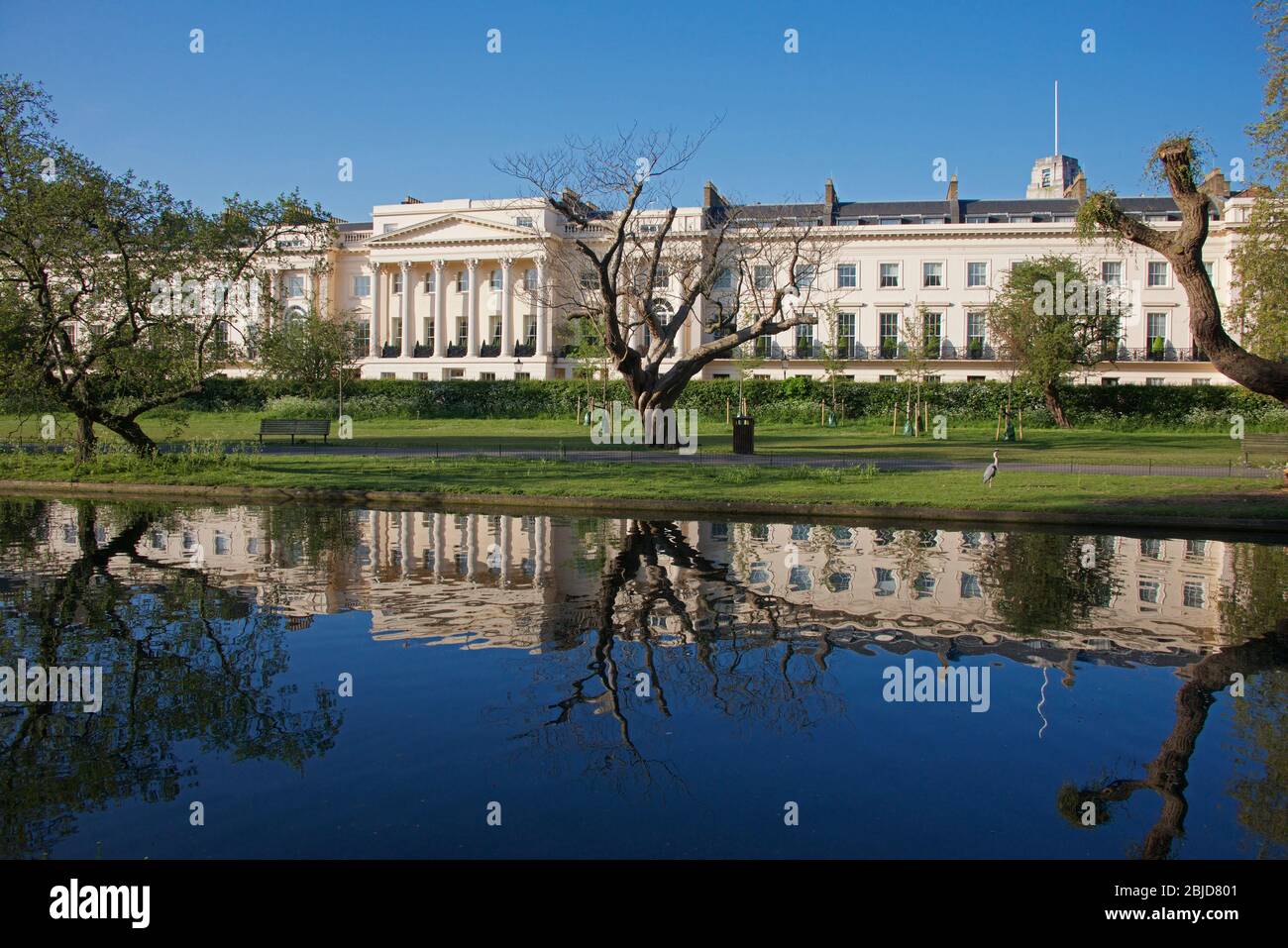 Cornwall Terrace and canal Regents Park London England Stock Photo - Alamy