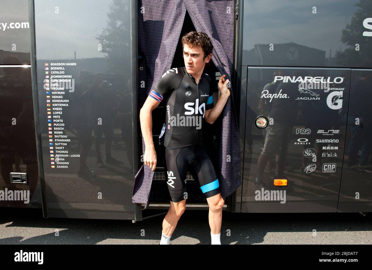 Team sky bus hi-res stock photography and images - Alamy