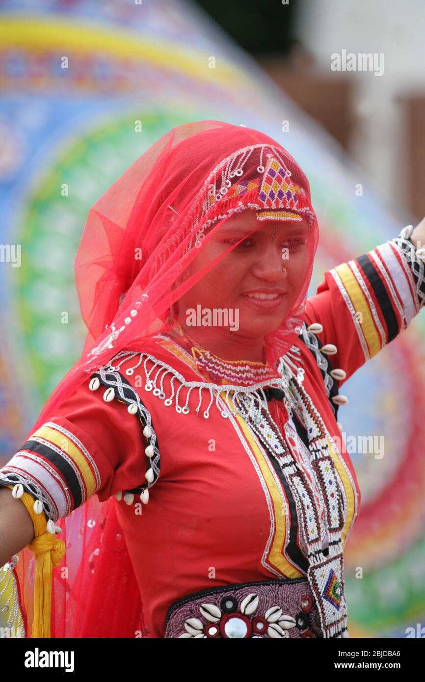 Indian female dancer. Colourful Indian young lady performer dancing at ...