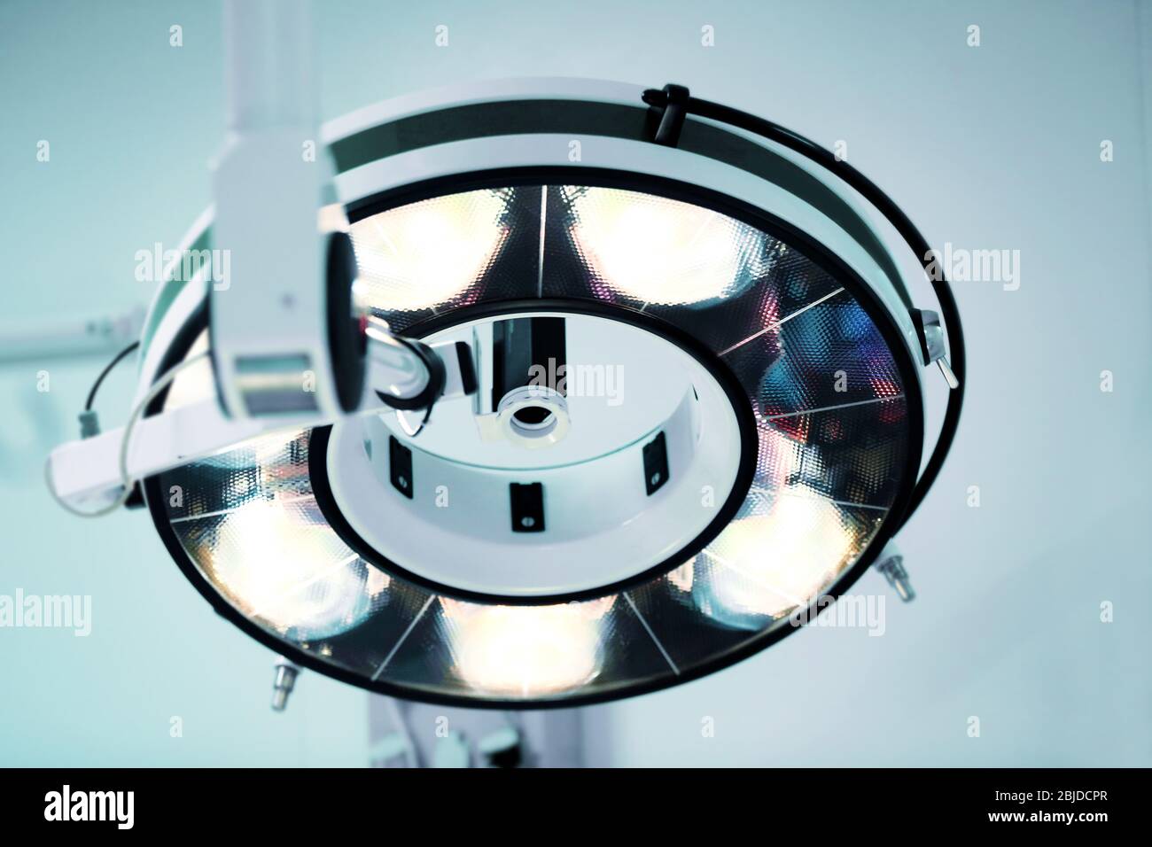 Surgical lamp in operating room of modern clinic Stock Photo - Alamy