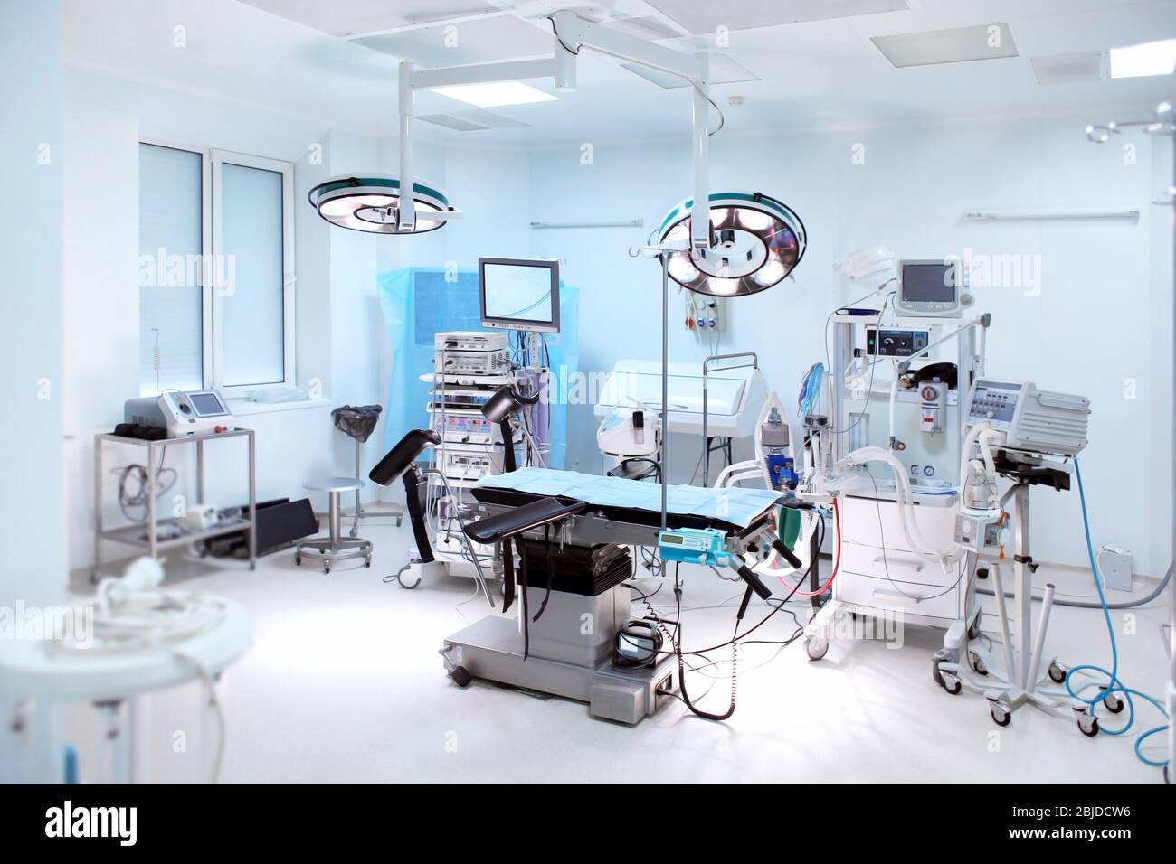 Interior of operating room in modern clinic Stock Photo - Alamy