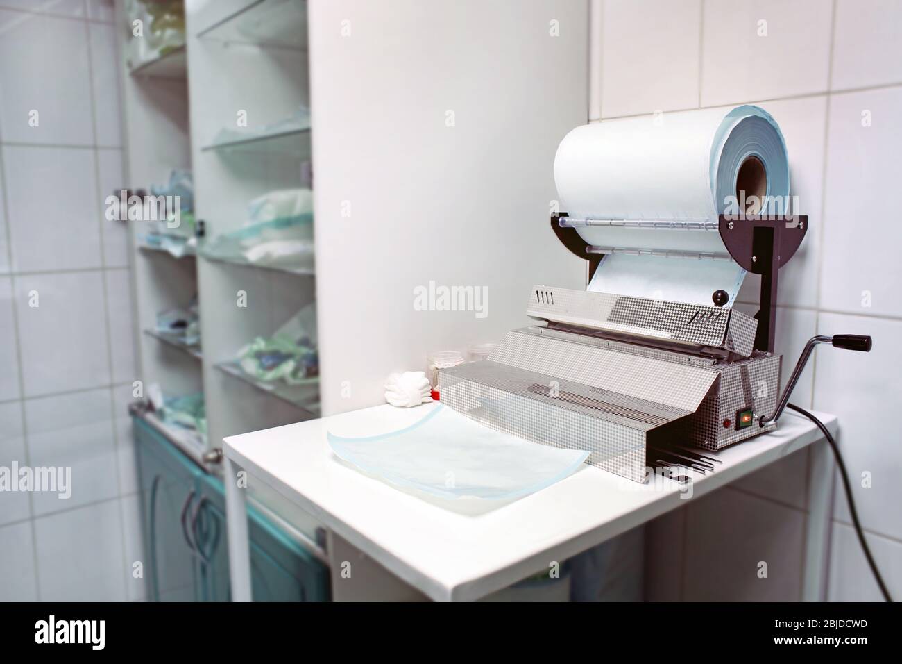 Packing with care warehouse hi-res stock photography and images - Alamy