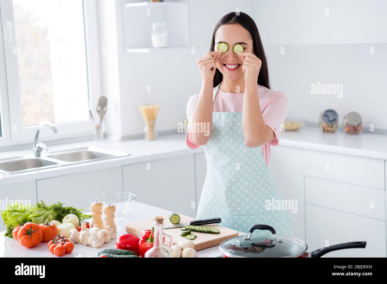 Portrait of her she nice attractive lovely cheerful cheery funny woman ...