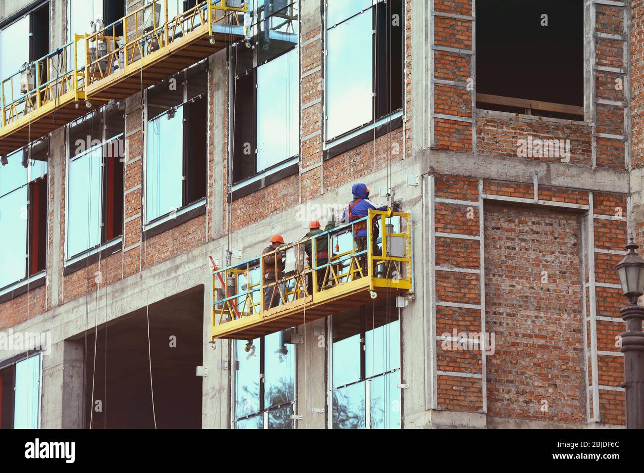 Installing windows hi-res stock photography and images - Alamy