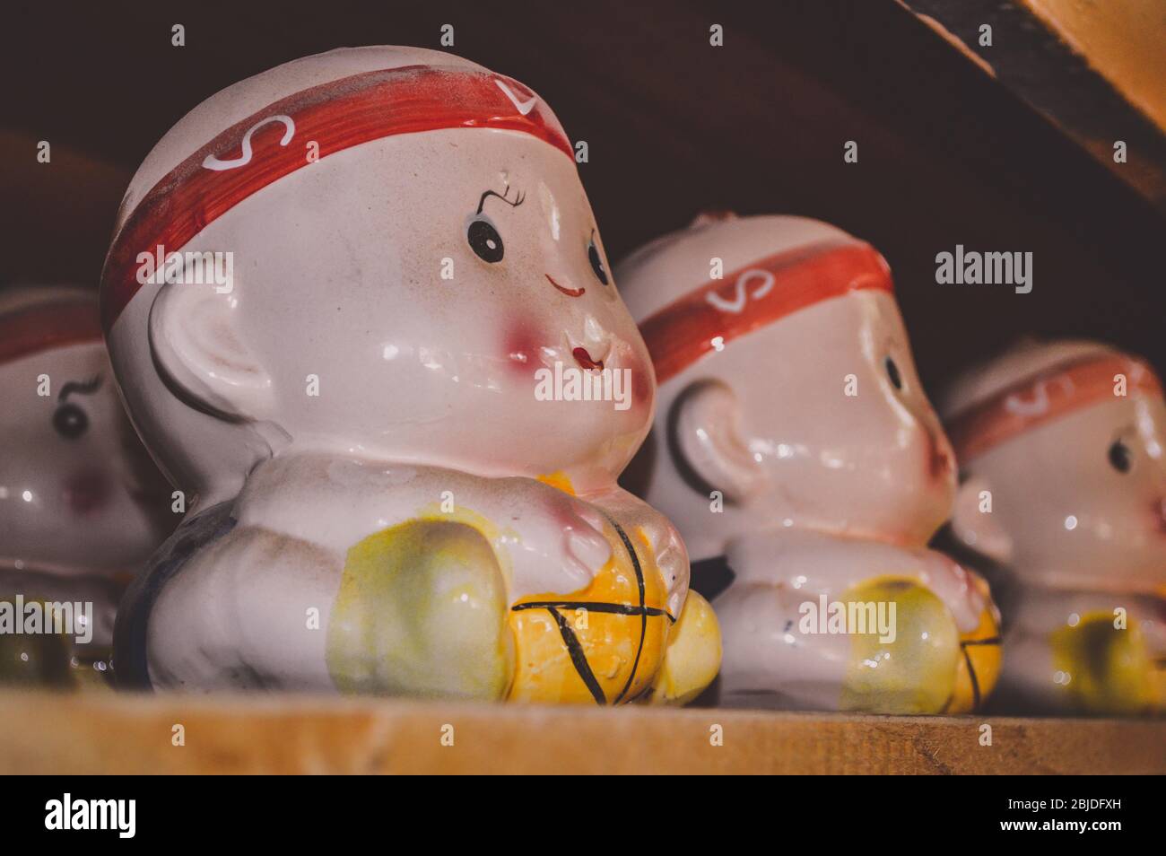 Crafts, pots and toys made of mud and soil Stock Photo - Alamy