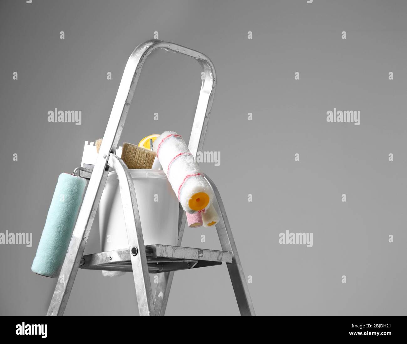 Ladder set tools repair hi-res stock photography and images - Alamy