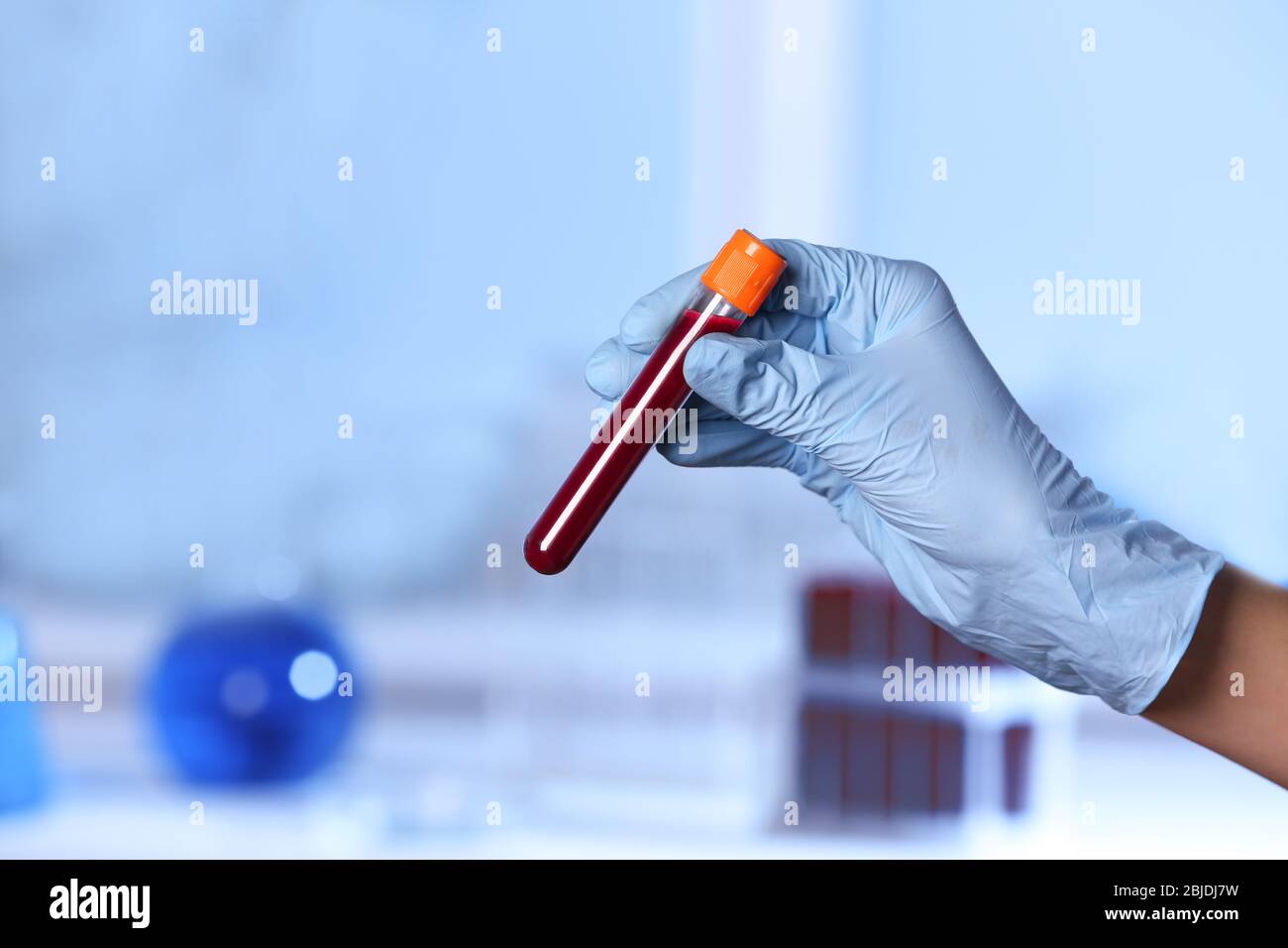 Female hand holding test hi-res stock photography and images - Alamy