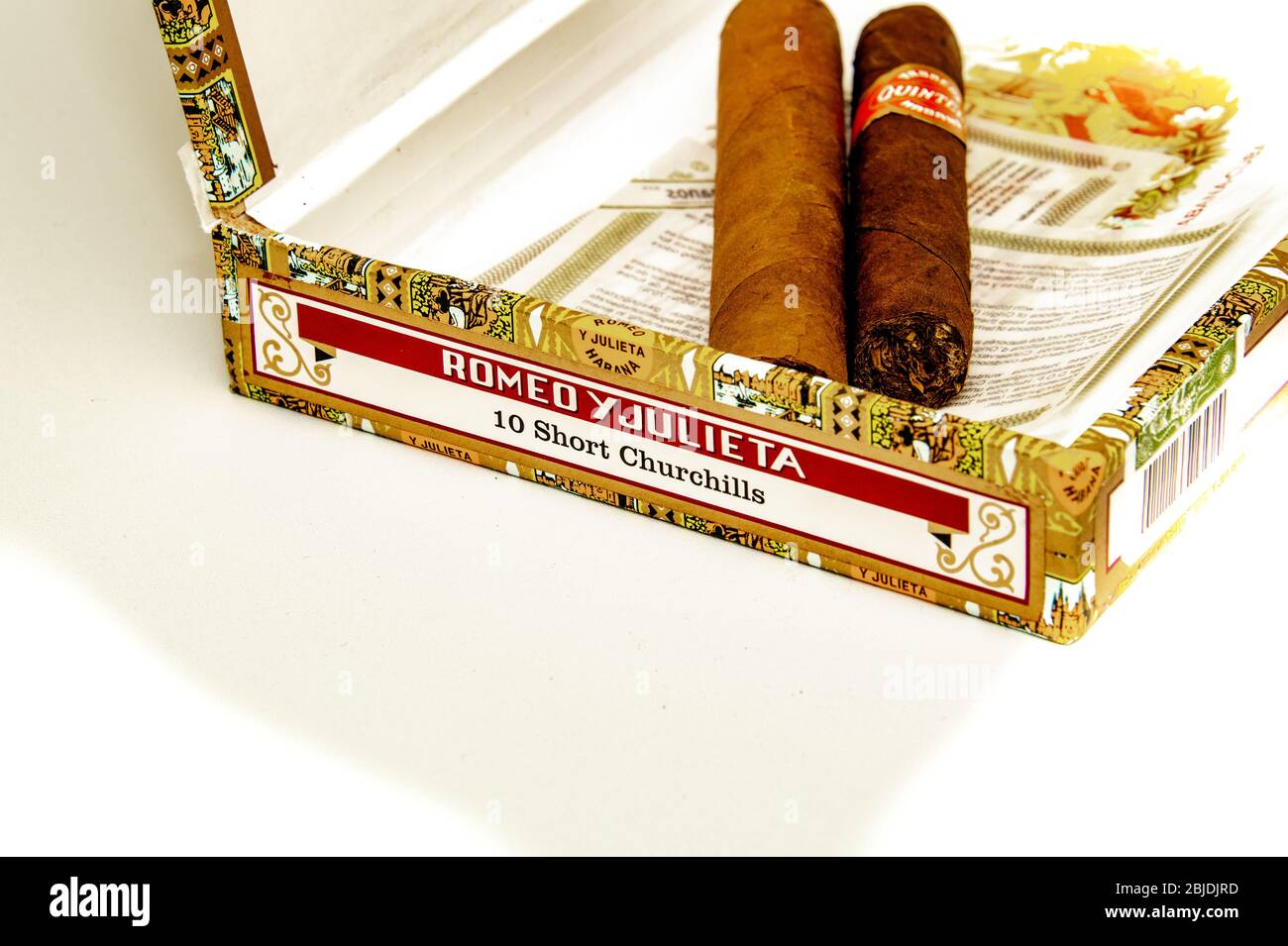 Cigars: Cuban Cigars. Romeo y Julieta and Hoyo de Monterrey. Hand ...
